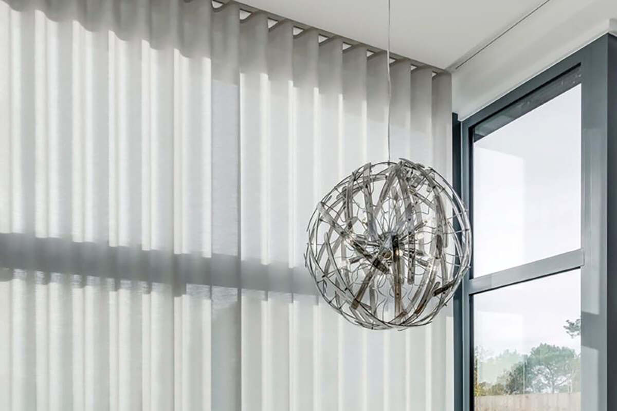What are the best blinds for sunny windows? - In2interiors